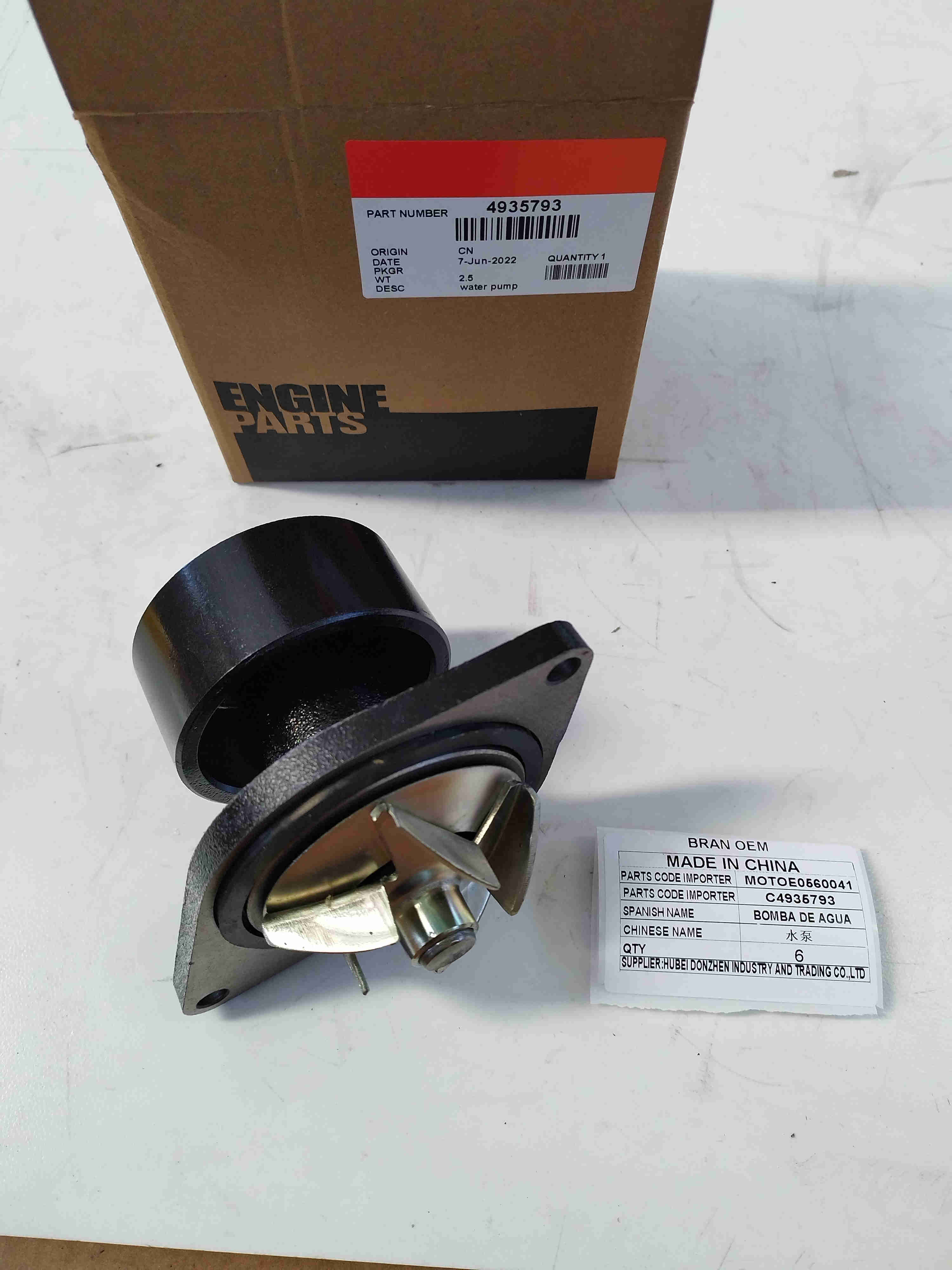 Cummins ISDE engine cooling water pump/4891252